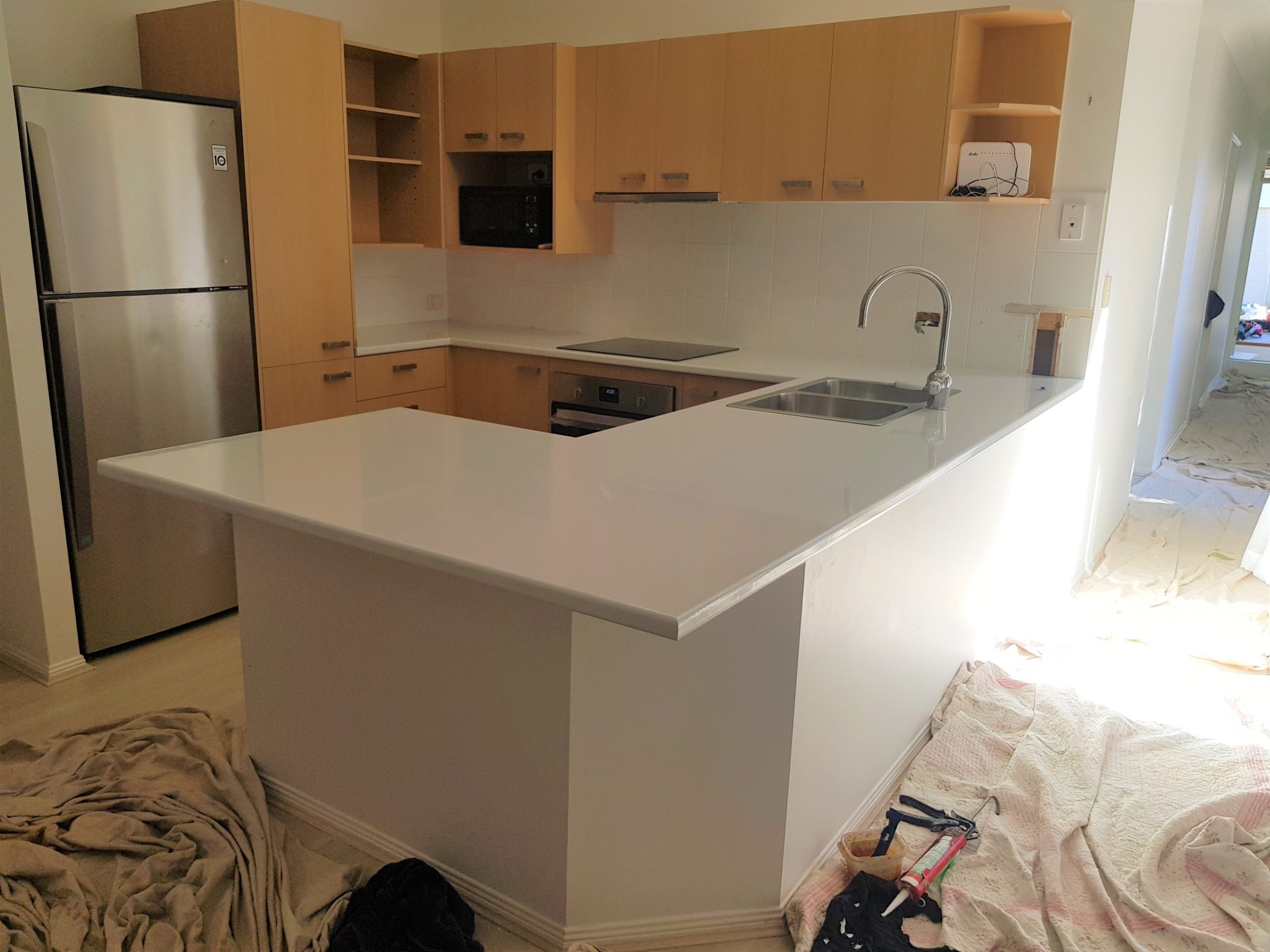 North Lakes kitchen laminate benchtop installation • Superior Benchtops